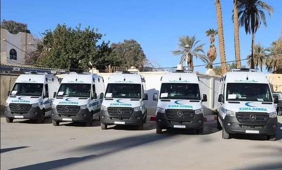 1santé - El-Méniaâ: attribution de 5 ambulances médicalisées aux ...